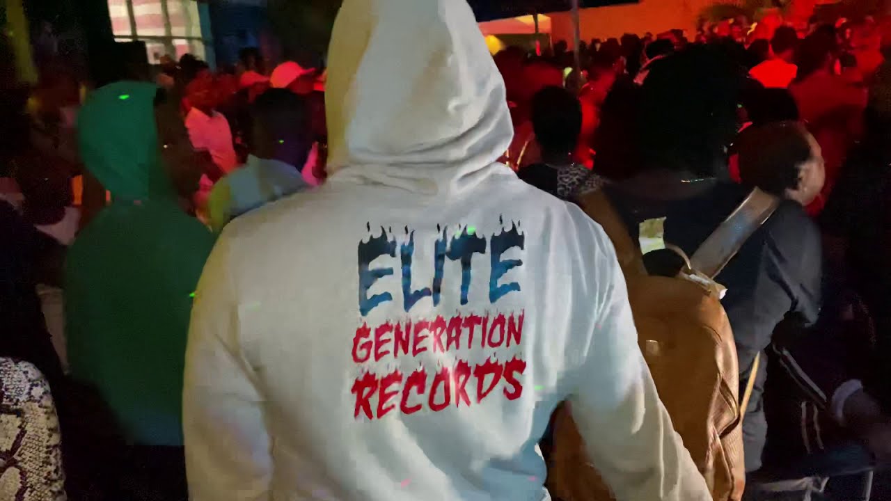 Diruption song at Uptown Monday’s HQ Music - YouTube