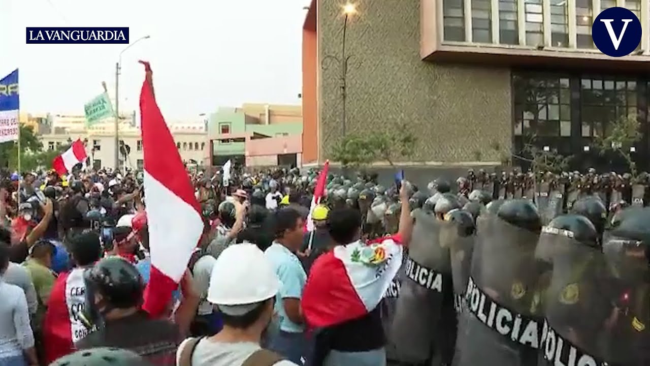 Protesta masiva en Perú tras denegar nuevamente el Parlamento adelantar ...