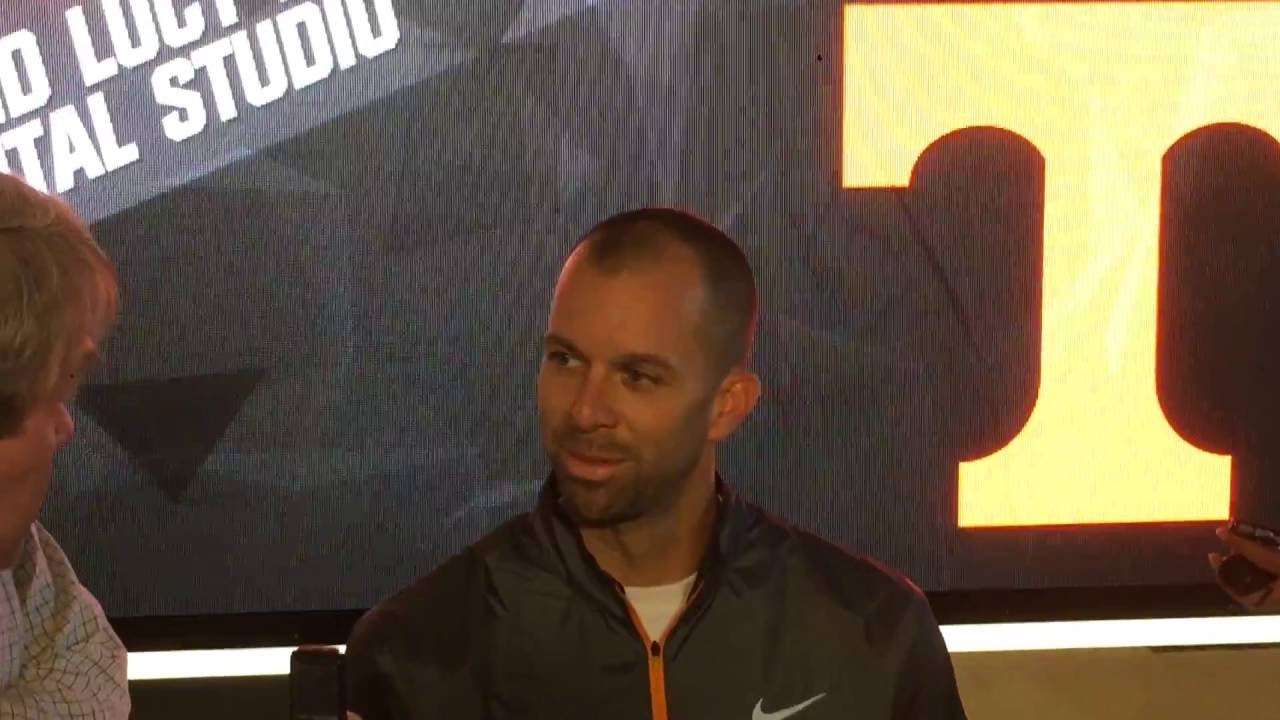 Tennessee WR coach Zach Azzanni talks Jauan Jennings' Hail Mary catch ...
