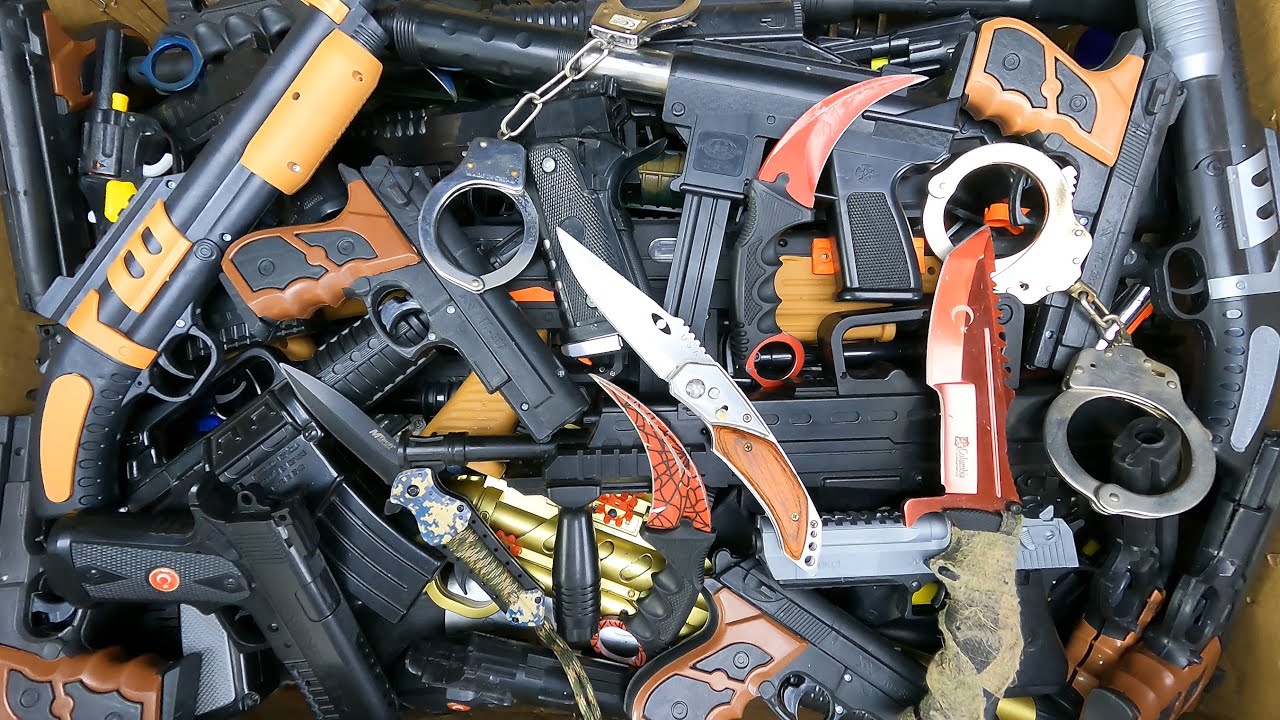 Assault Rifles, Black Realistic Guns, Capsule Detonator and Bead ...