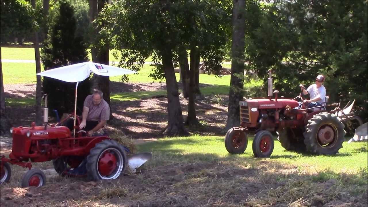 Farmall Cub & 140 Two Way Plowing - YouTube