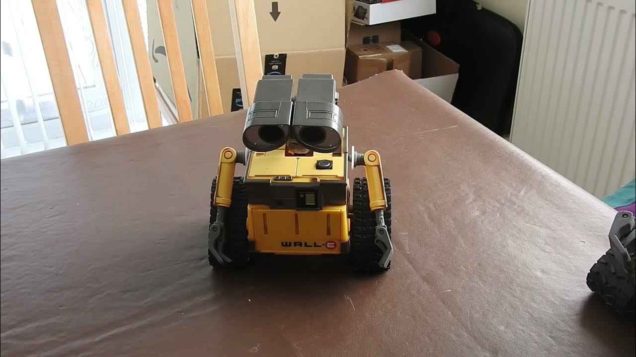 WALL- E Robot with Arduino and Easyvr3 Voice recognition. - YouTube
