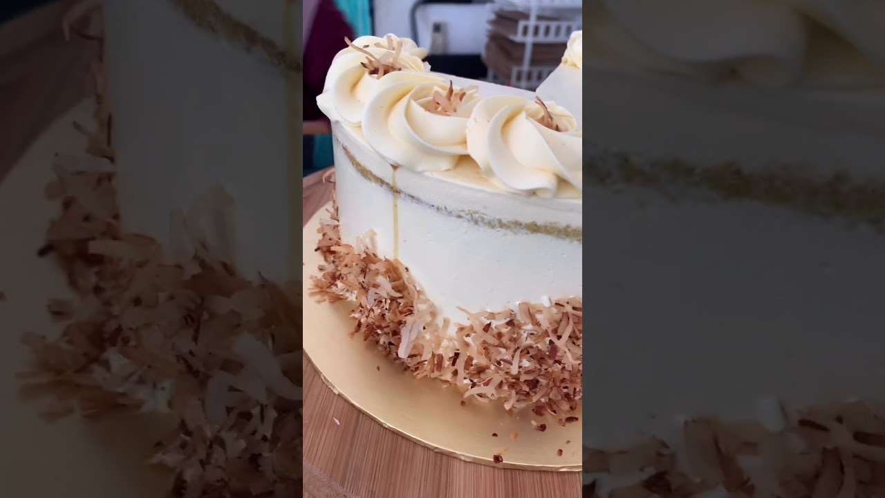 Food review: Kula Cakes Kuantan Pahang - YouTube