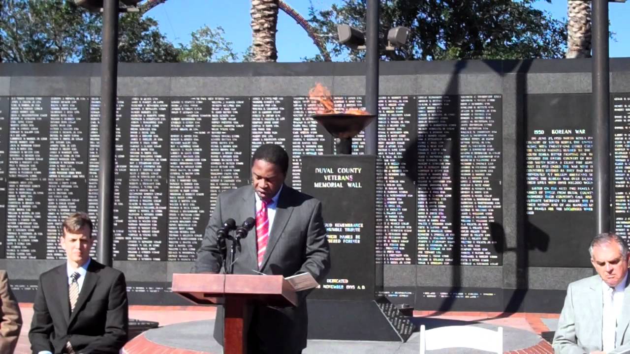 Mayor Brown at Nov 9, 2011 press conference - YouTube
