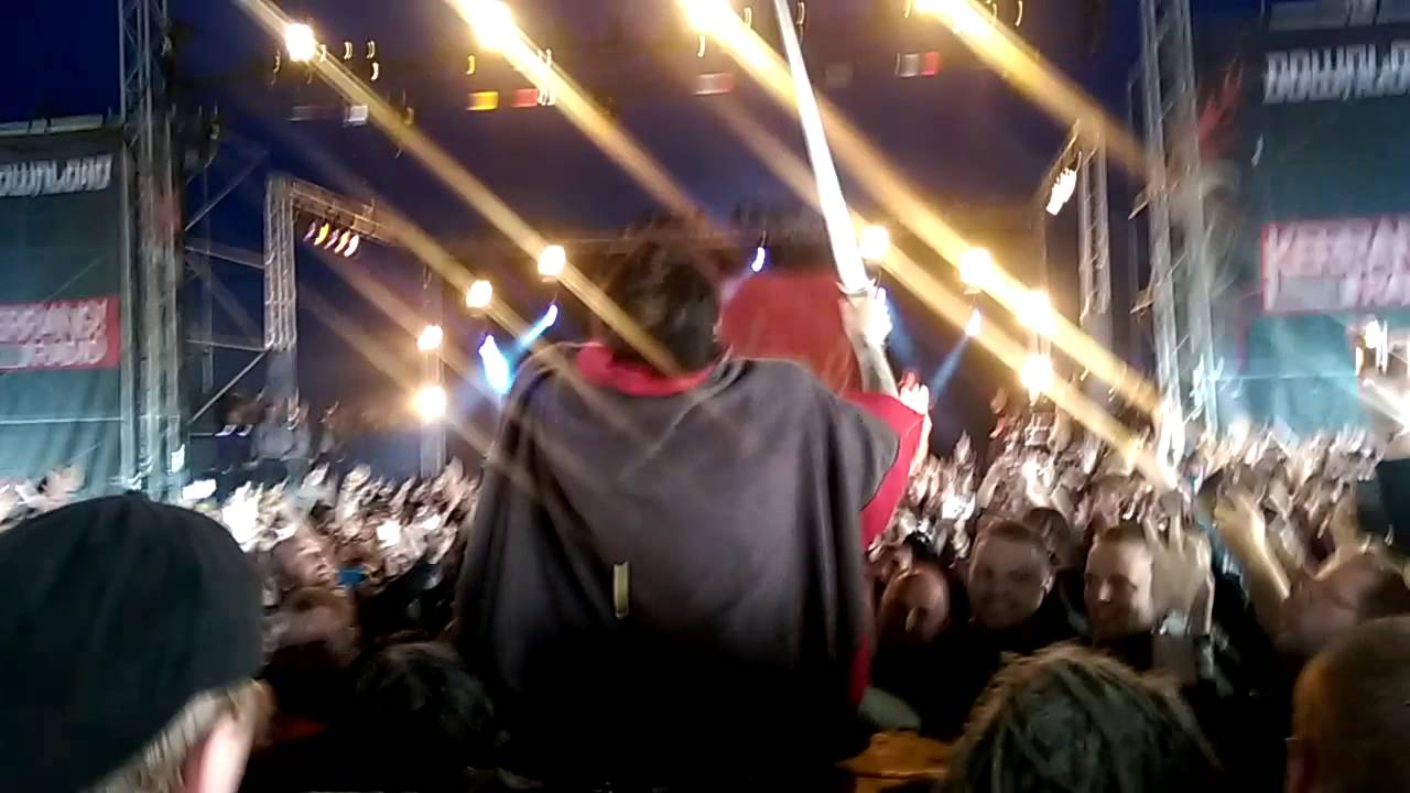 Justin Hawkins of The Darkness entrance Download 2015 - YouTube