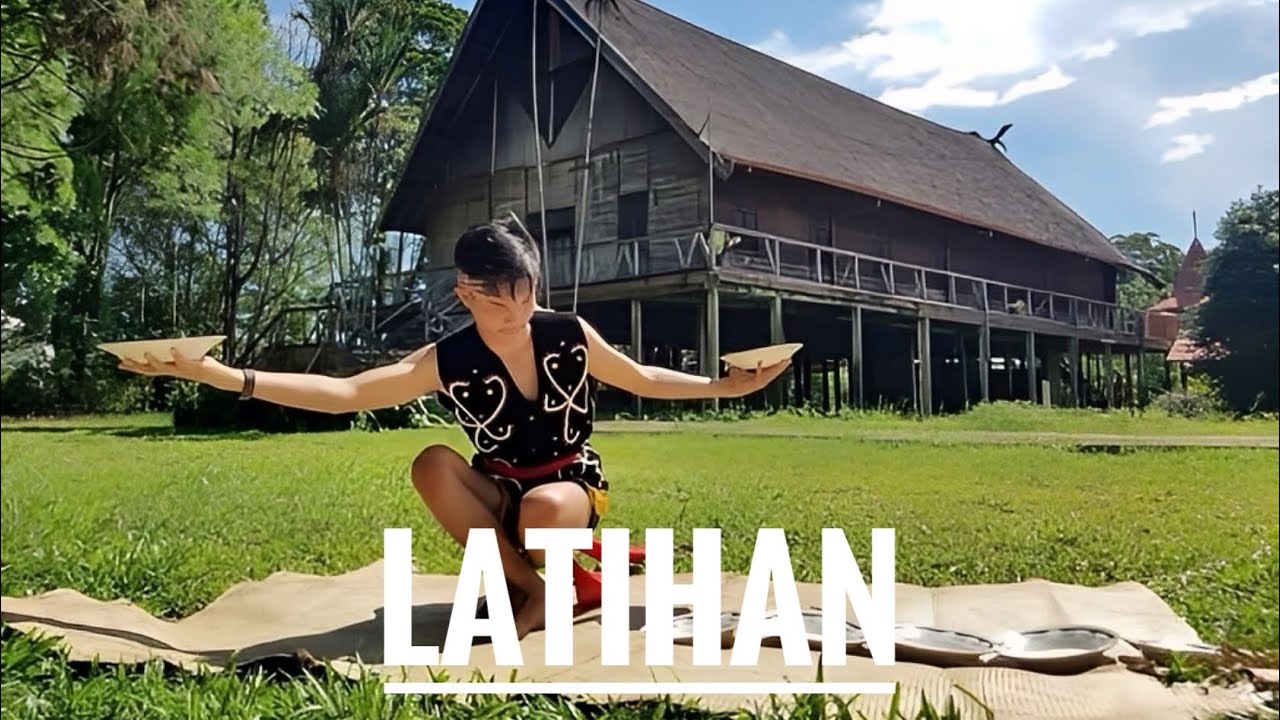 Tari tradisi dayak pinggan sekadau - YouTube