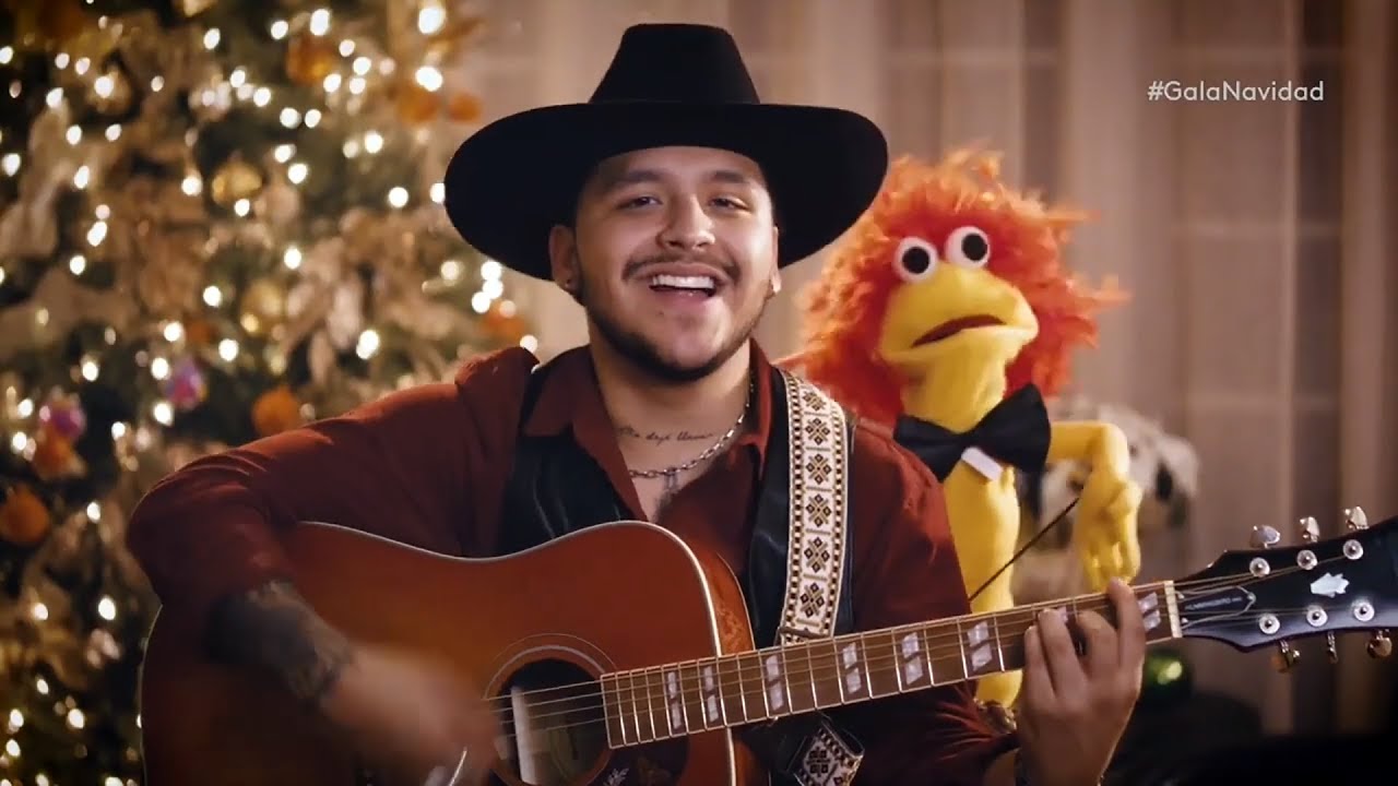 Galavisión Network Promo Llegó La Navidad Christian Nodal 2019 - YouTube