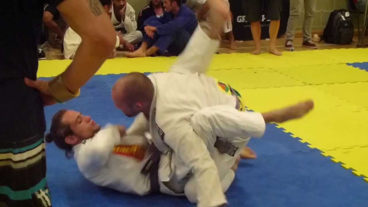 Brighton BJJ Open 2013 - Purple Adult - Middle - Jack Cronin vs Lee ...