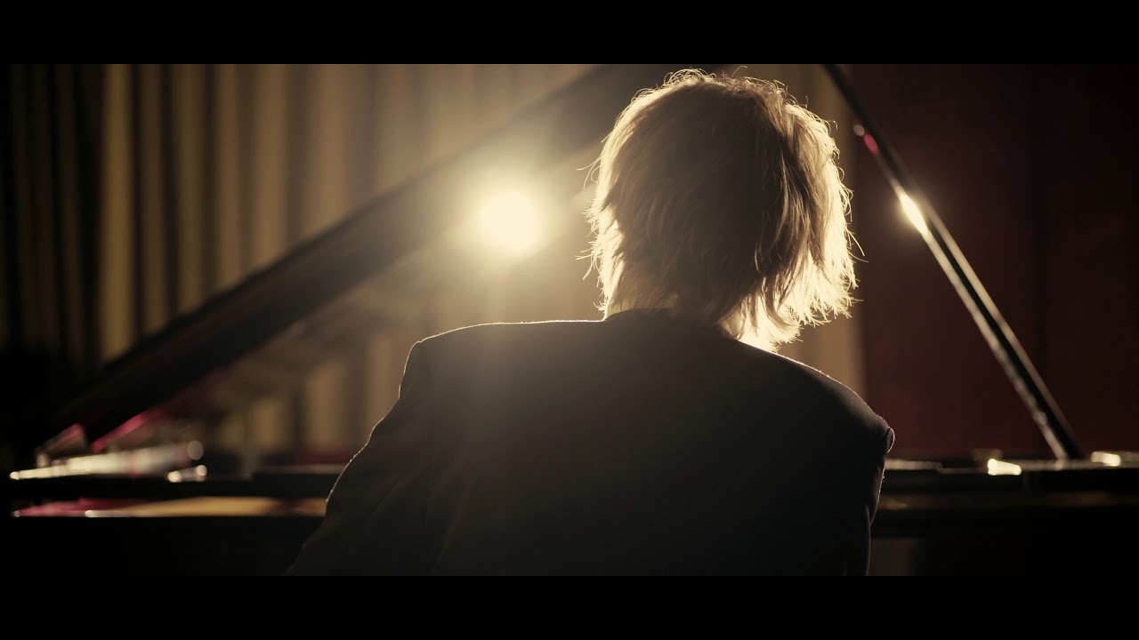 Clair de lune performed by Adam Greig - YouTube