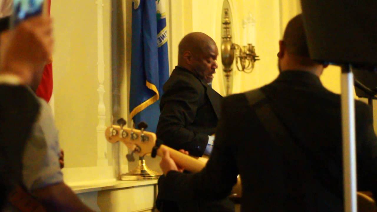 Jonathan DuBose playing in waterbury, ct - YouTube