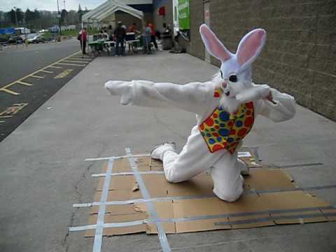 Break Dancing Easter bunny - YouTube
