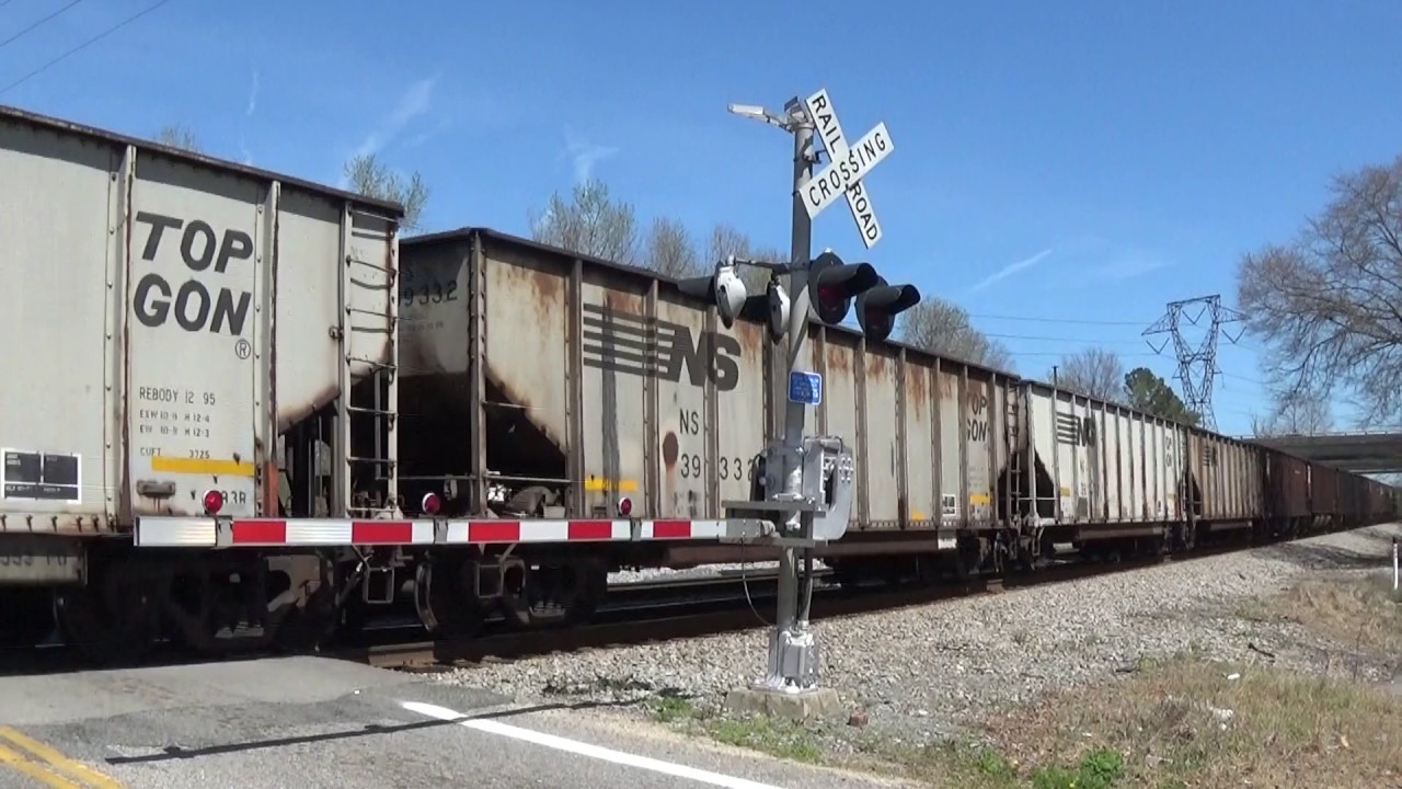 NS 3614 (GE ET44AC) leads Norfolk Southern 814 - YouTube