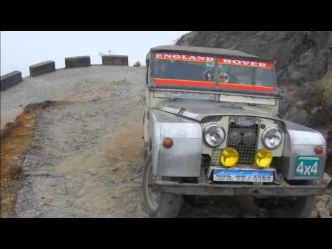 Land Rover in action - YouTube