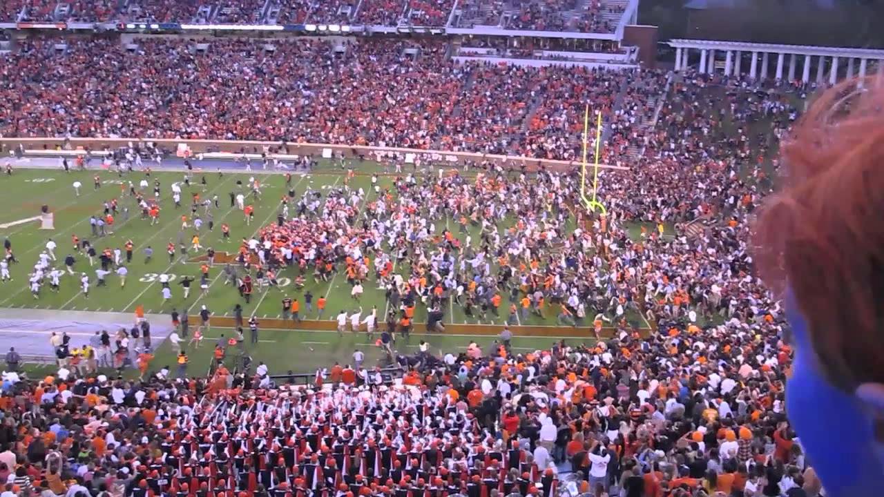 Virginia Football Beats #12 Georgia Tech, Crowd Storms the Field! (Oct ...