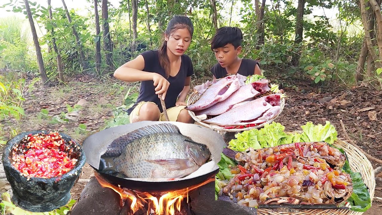 Wow Yummy Big fish! Catch and Cook big fish for jungle food and eating ...