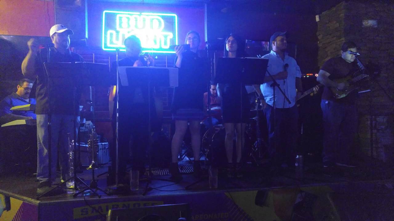 Laredo variety band - YouTube