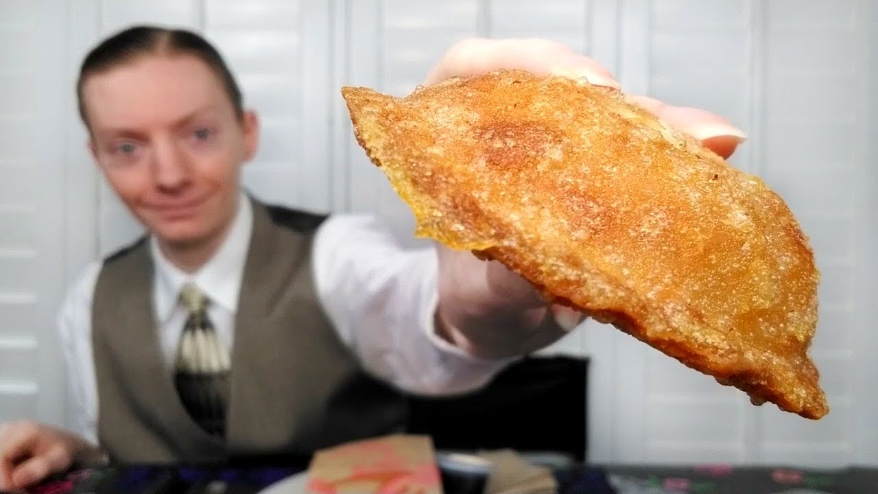 Taco Bell's NEW Cheesy Chicken Crispanada Review! - YouTube