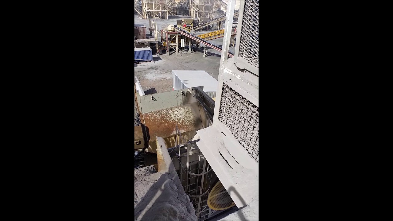 Lippmann Bin Crusher Feeder - YouTube