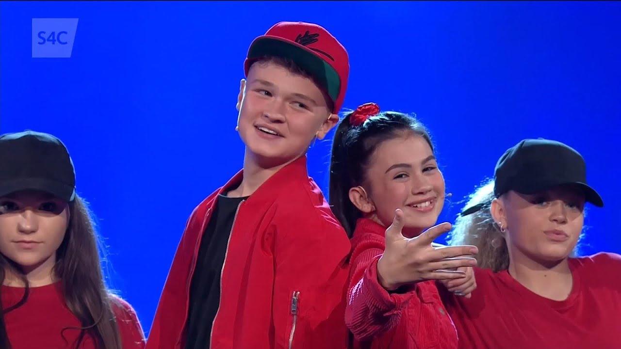 Rhiannon a Mackenzie | Y Ffeinal | Chwilio am Seren Junior Eurovision ...