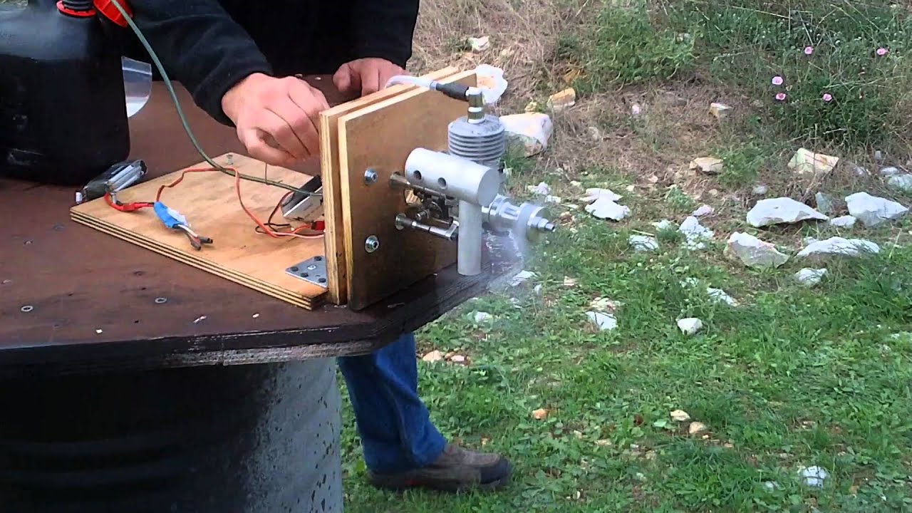 Moteur RCGF 15 cc - YouTube