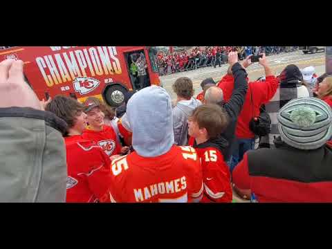 Xavier getting the Mahomes high five - YouTube