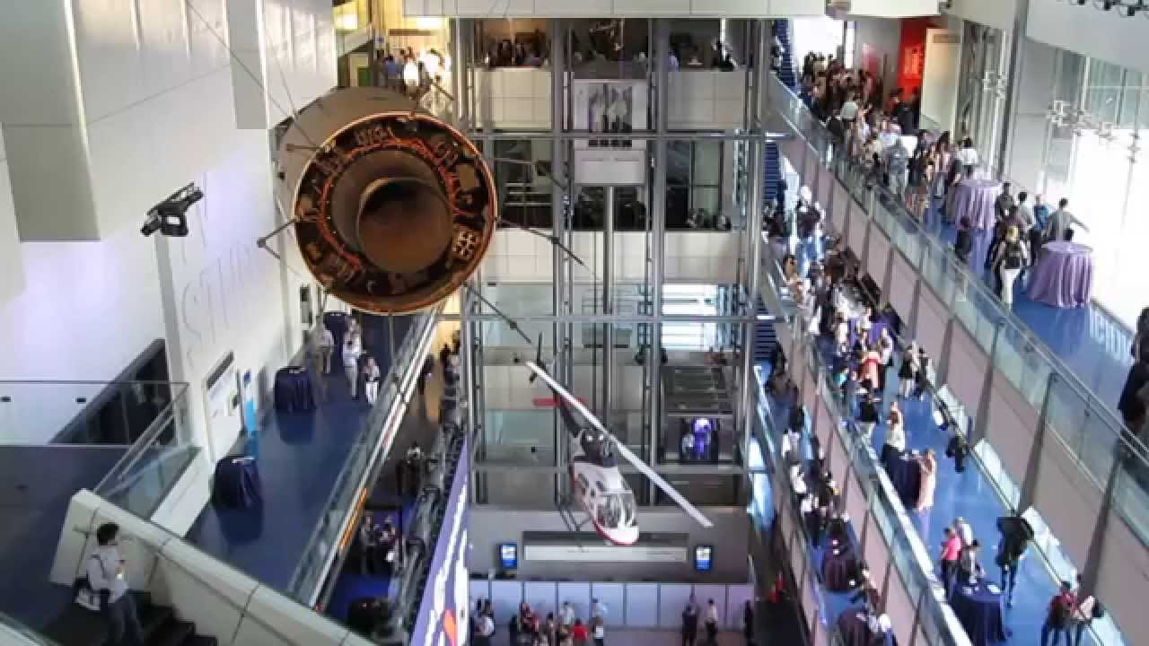 Newseum Building In Washington D.C. - YouTube