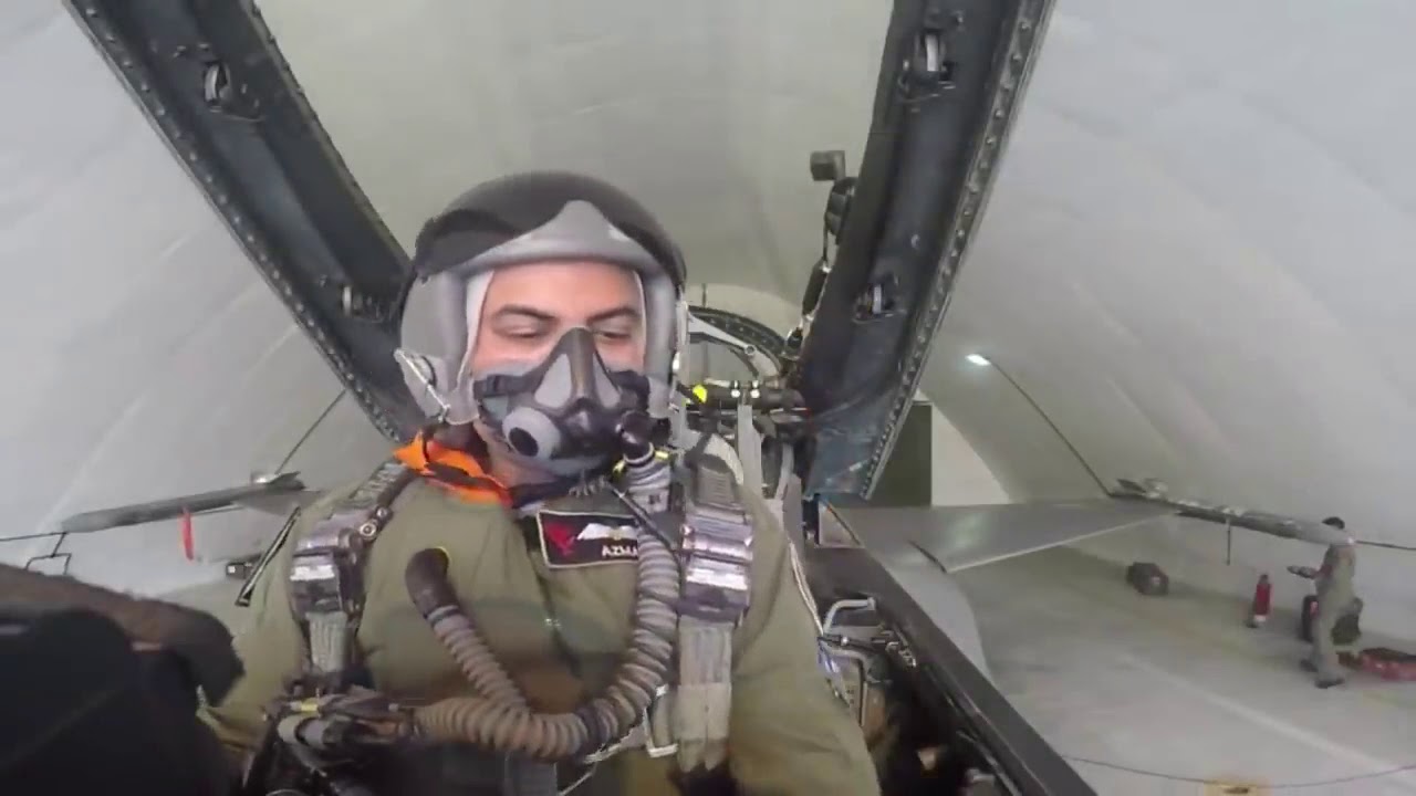Pakistani Pilot F16 - YouTube