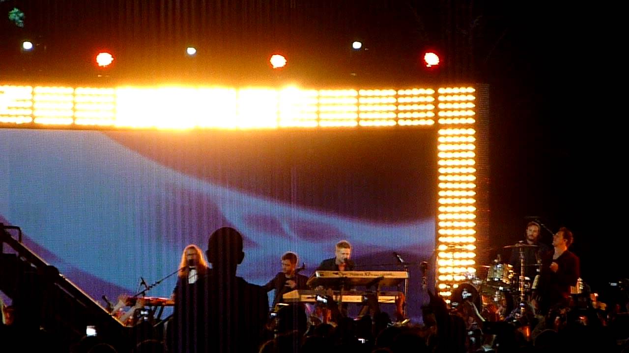 OneRepublic - Apologize Disneyland New Years Parade 2012 - YouTube