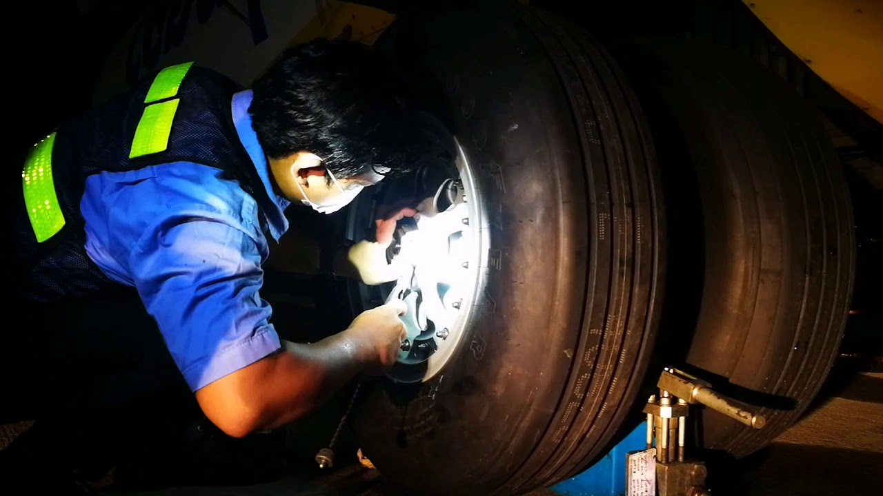 Replacement of main wheel tire (ATR) - YouTube