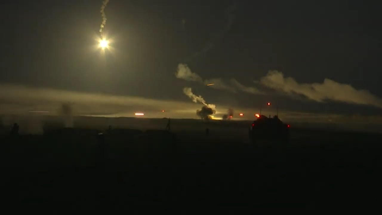 Russian Military Night Time Tracer Live Fire - YouTube