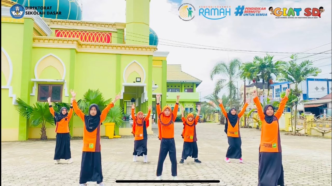 Senam Anak Indonesia Hebat SD Luqman Al-Hakim Batu Kajang - YouTube