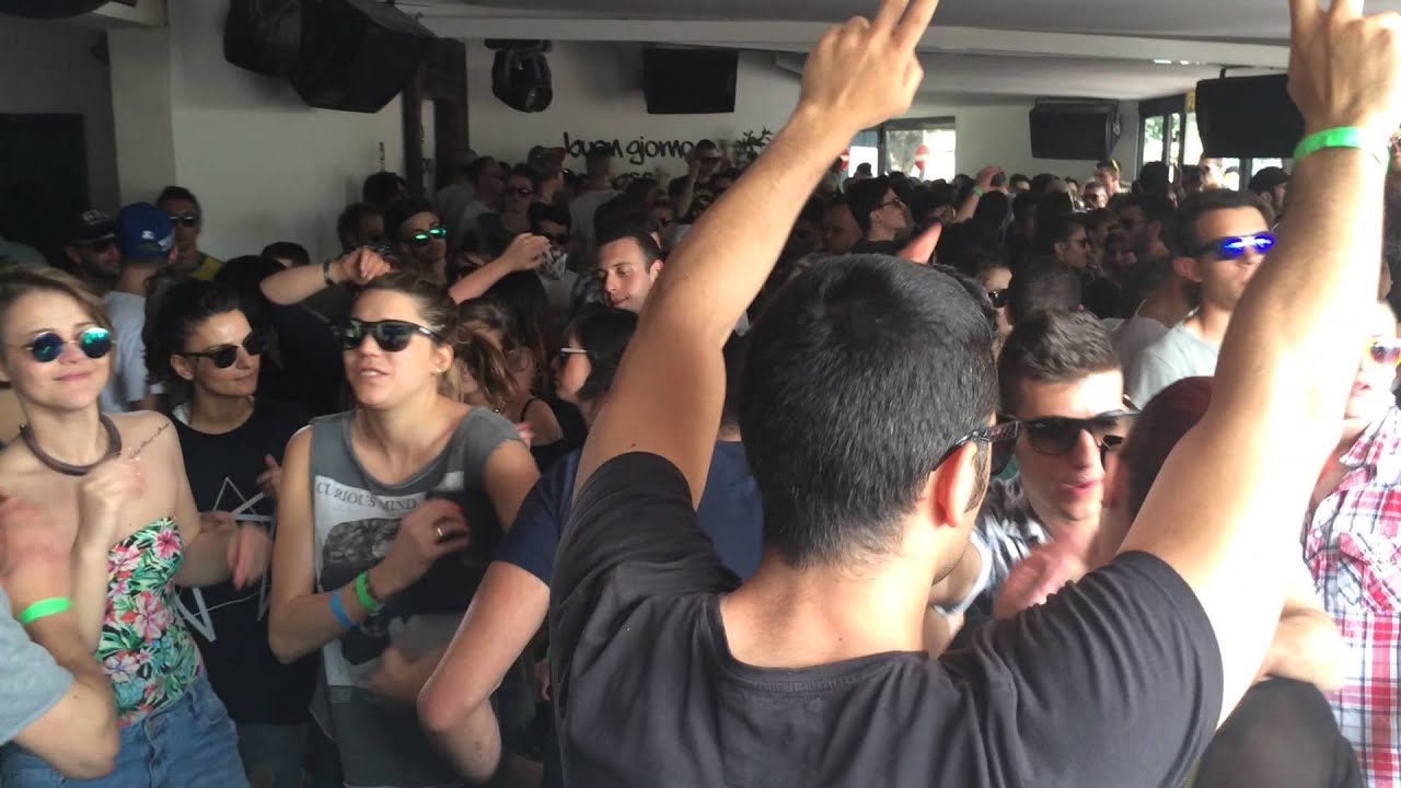 Buongiorno Classic PASQUA 2014 [Colin Chiddle] - YouTube