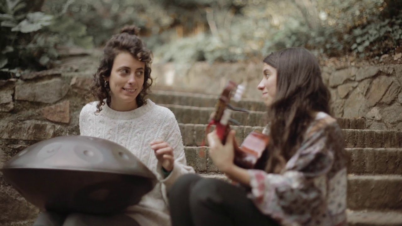 Raquel Lúa con Mar Loi - Júlia - YouTube