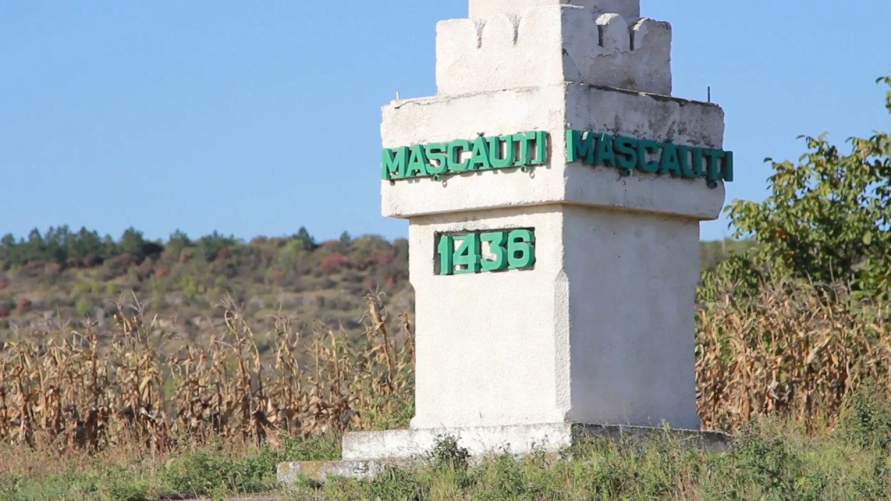 La poalele Chiclăului - satul Mașcăuți - YouTube