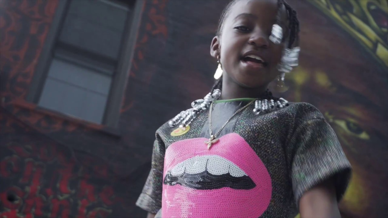 Hollywood Raven - I'm Coming Out - YouTube