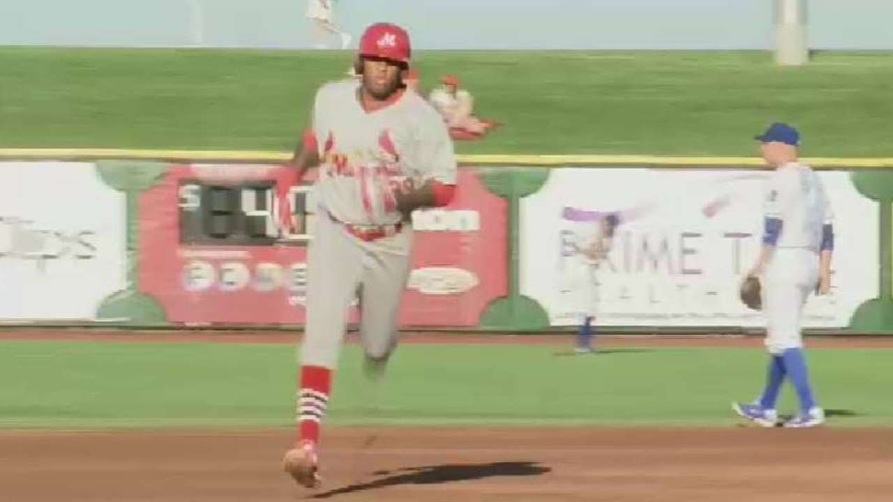 David Washington hits a homer for the Redbirds - YouTube