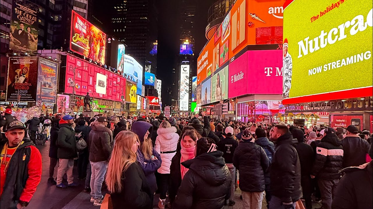 New York: Entertainment Times Square Sunday Night 😂 ️ ️ - YouTube
