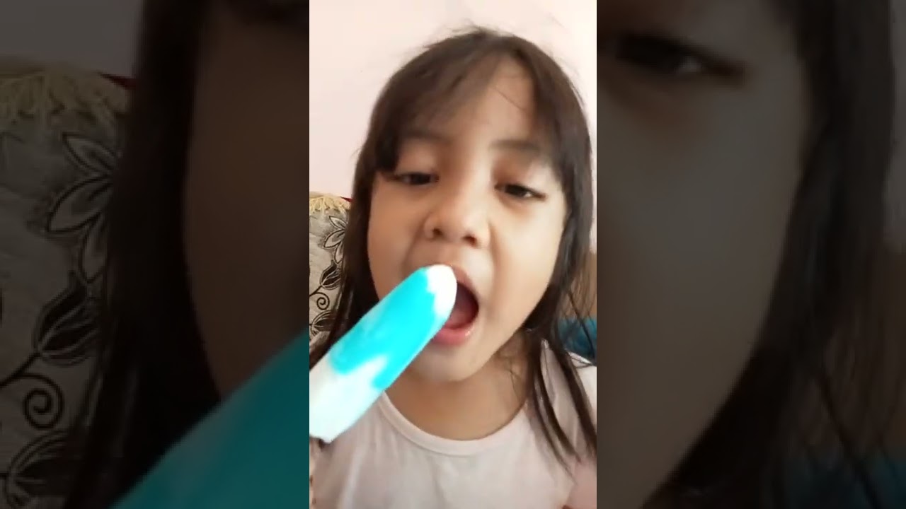 MUKBANG Es krim blueberry es krim enak es krim lezat - YouTube