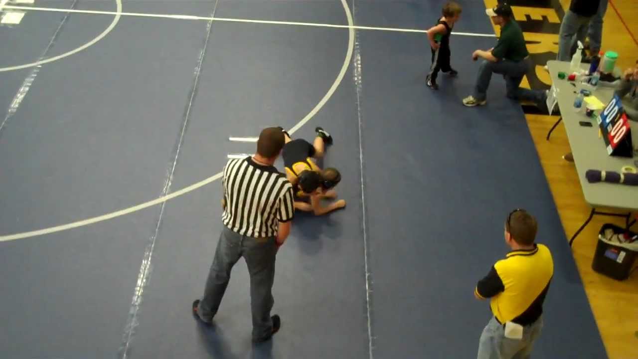 Richard Perez vs micha Q renagades wrestling - YouTube