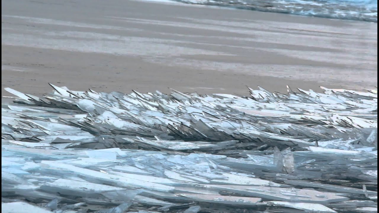 Lake Superior moving ice flow - YouTube