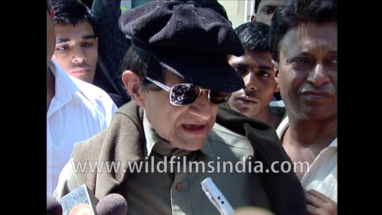 Dev Anand mourns younger brother Vijay Anand - YouTube