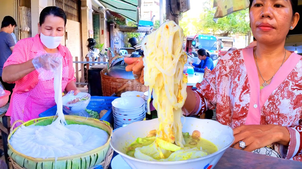 Authentic Khmer Rice Noodles, Num Banh Chok at Boeung Trabek Market ...