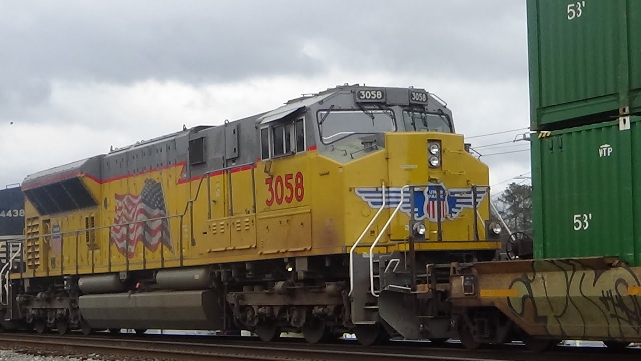 NS Intermodal with UP Tier 4 Sd70Ace! - YouTube