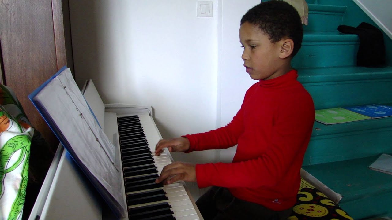 Pierre Rayer Menuet/Bach - YouTube