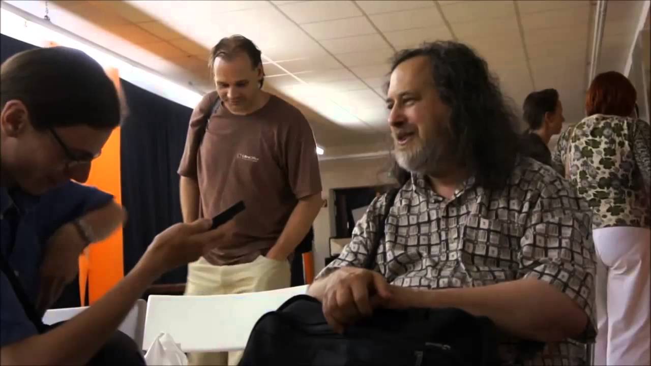 "I've never installed gnu/linux" - Richard Stallman - YouTube