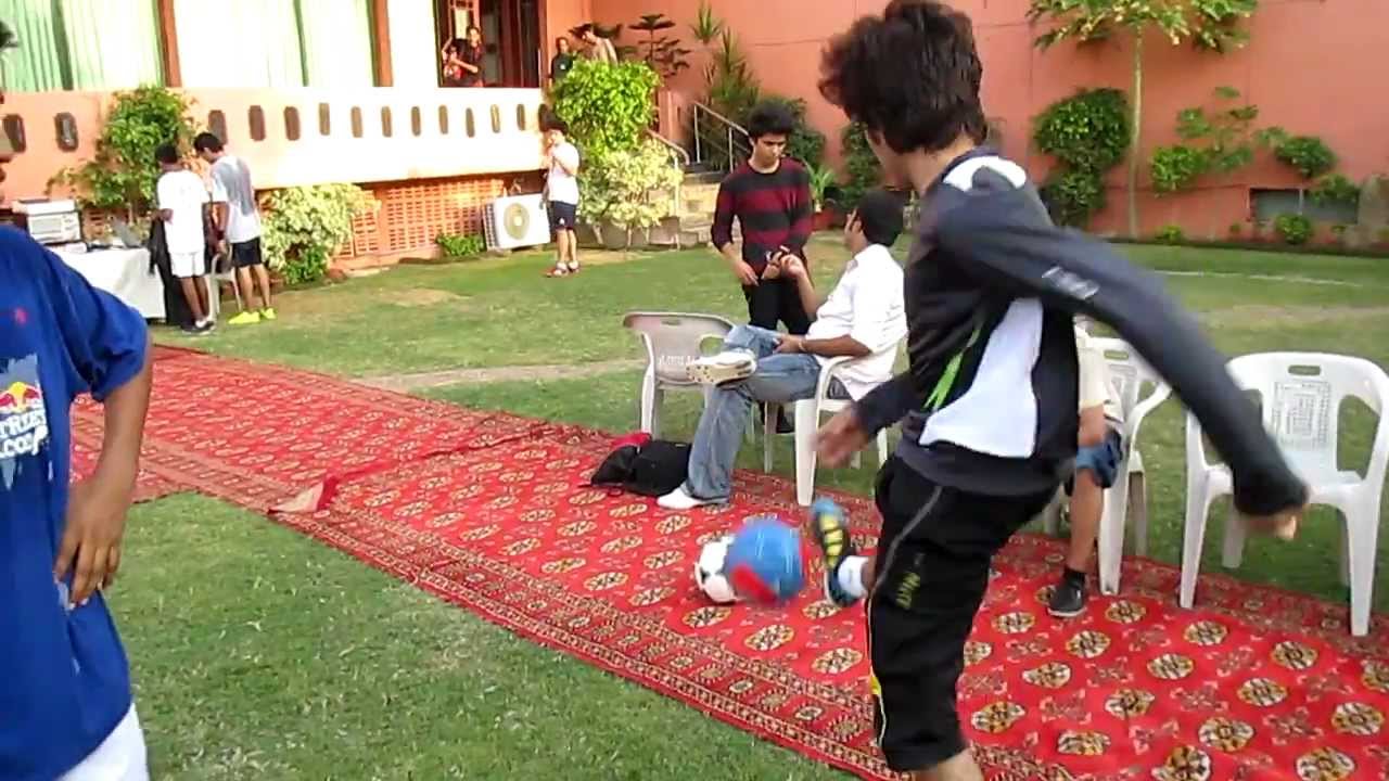 FREESTYLE FOOTBALL CHAMPIONSHIP KARACHI 2012 @ Royal Rodale Club - YouTube