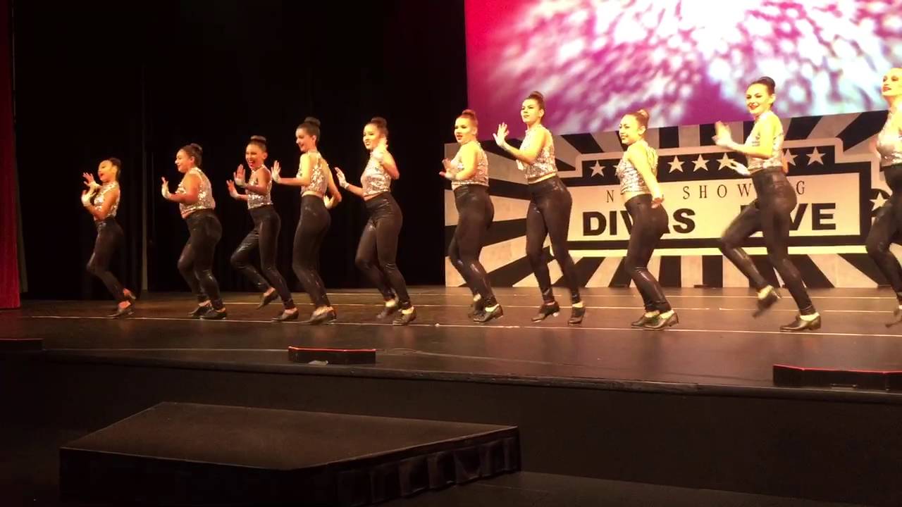 Divas Live '16- She Works Hard for the Money - YouTube