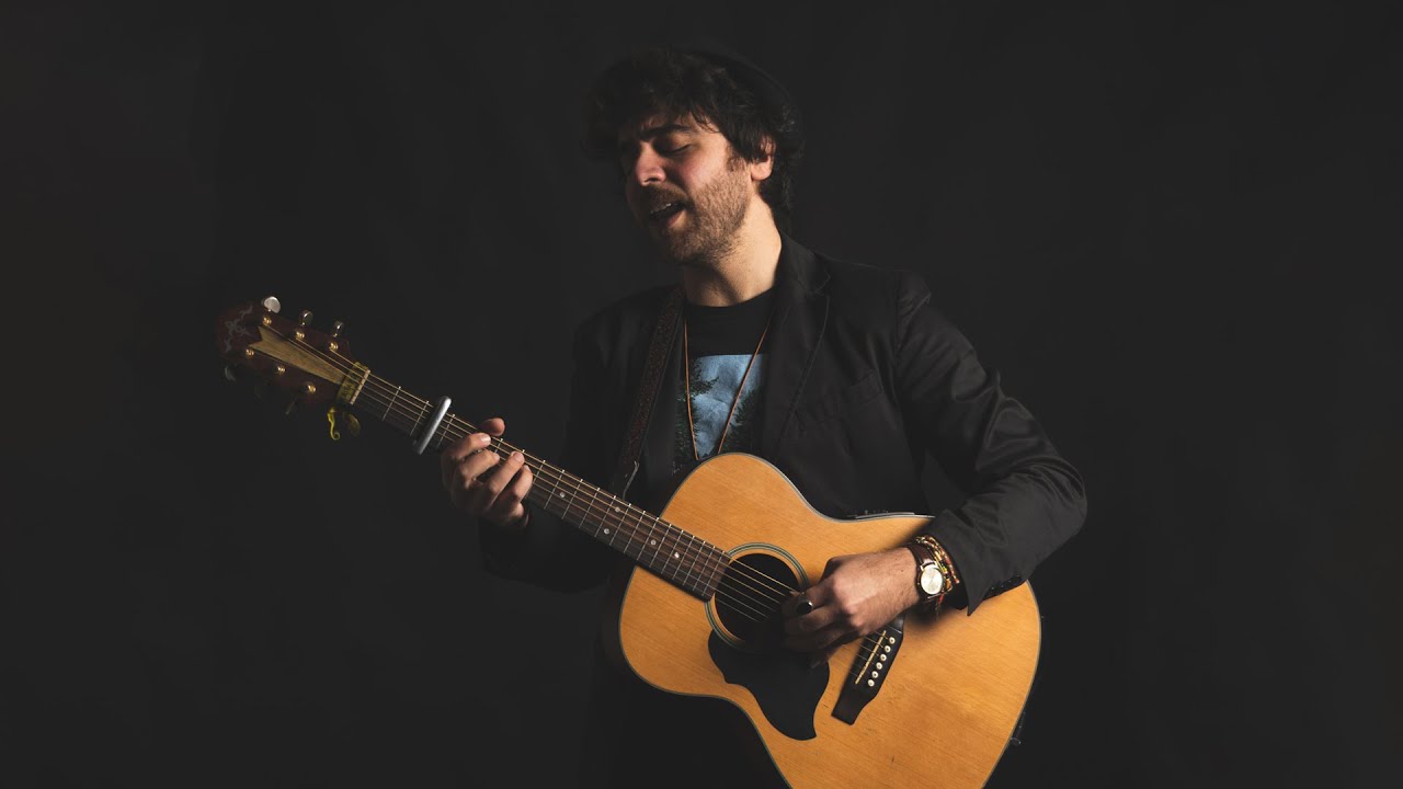 Roberto Colella - N'ata musica ( La Maschera) - YouTube