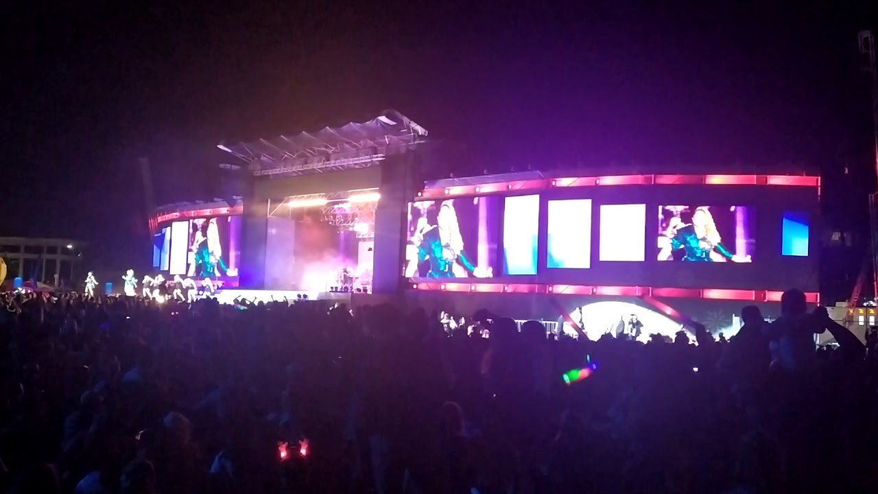 Lavinia Williams - Simply the best - YouTube