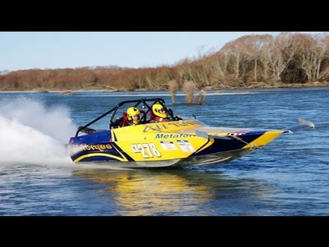 Boat-vs-Boat Racing! Waitaki 2013 Jetboat Race - YouTube